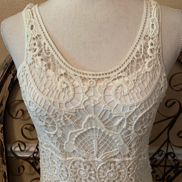 LC Lauren Conrad | Dresses | Lc Lauren Conrad Crochet Cream Color Lace ...